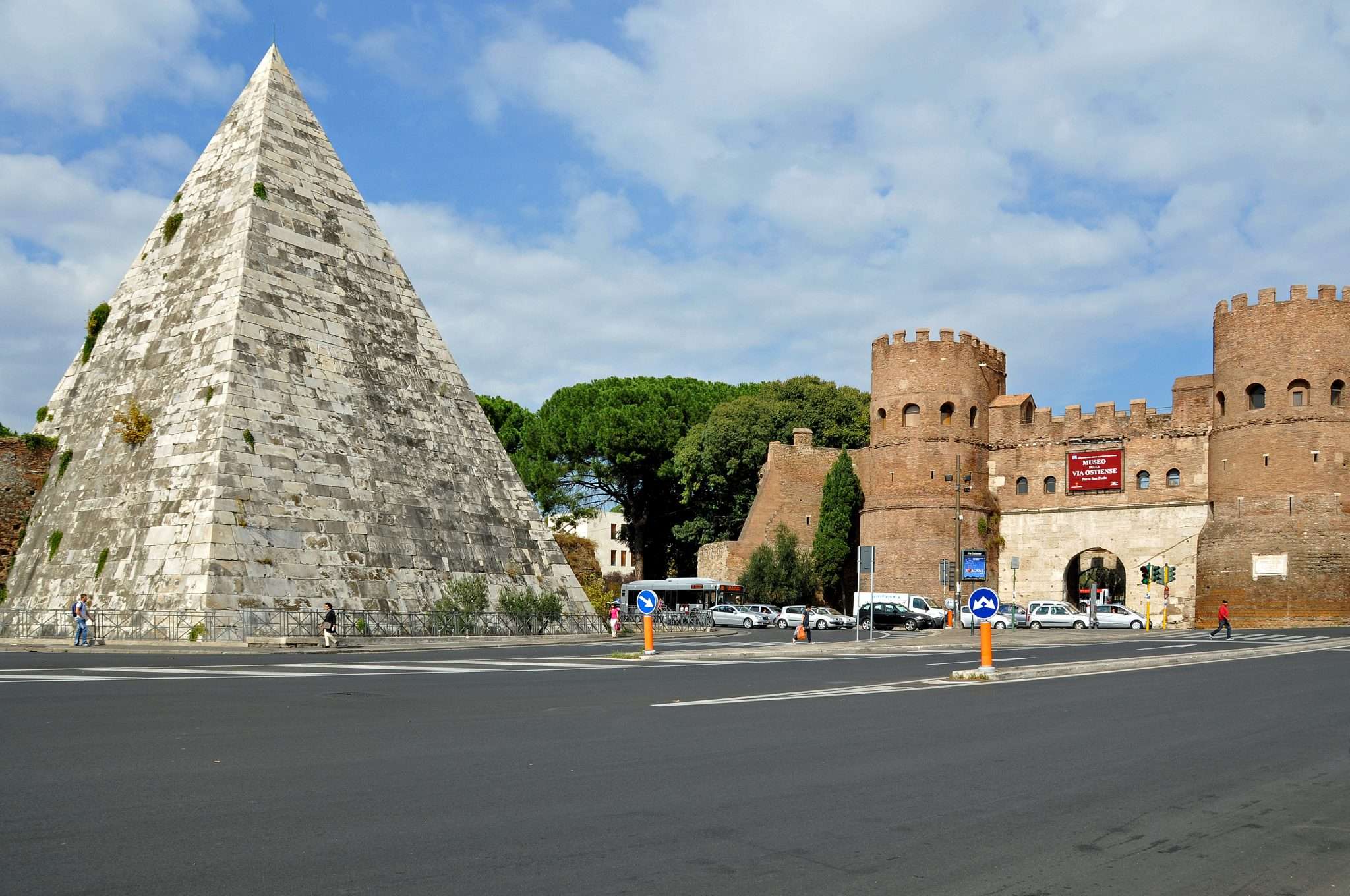 Ancient Rome Monuments: 13 Must-Visit Roman ruins in Rome - World By Isa